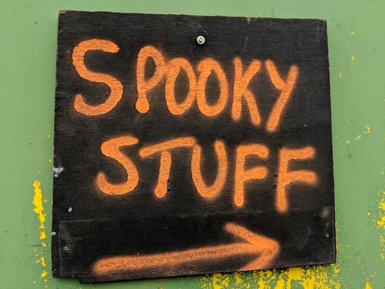 Spooky Stuff pick your own blackboard sign – pumpkin picking this way!